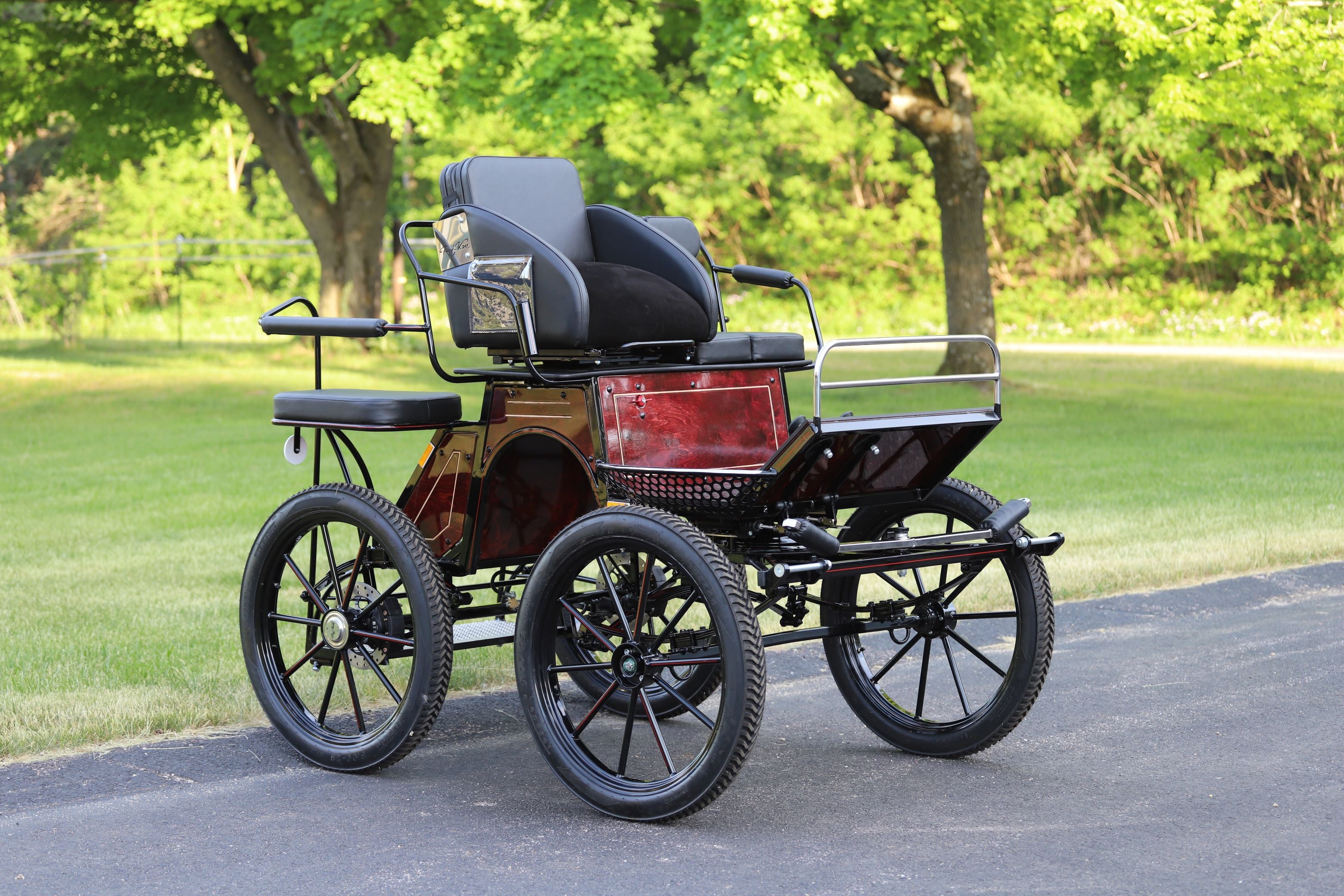 Max I Crossover Carriage | Midwest Custom Carriages